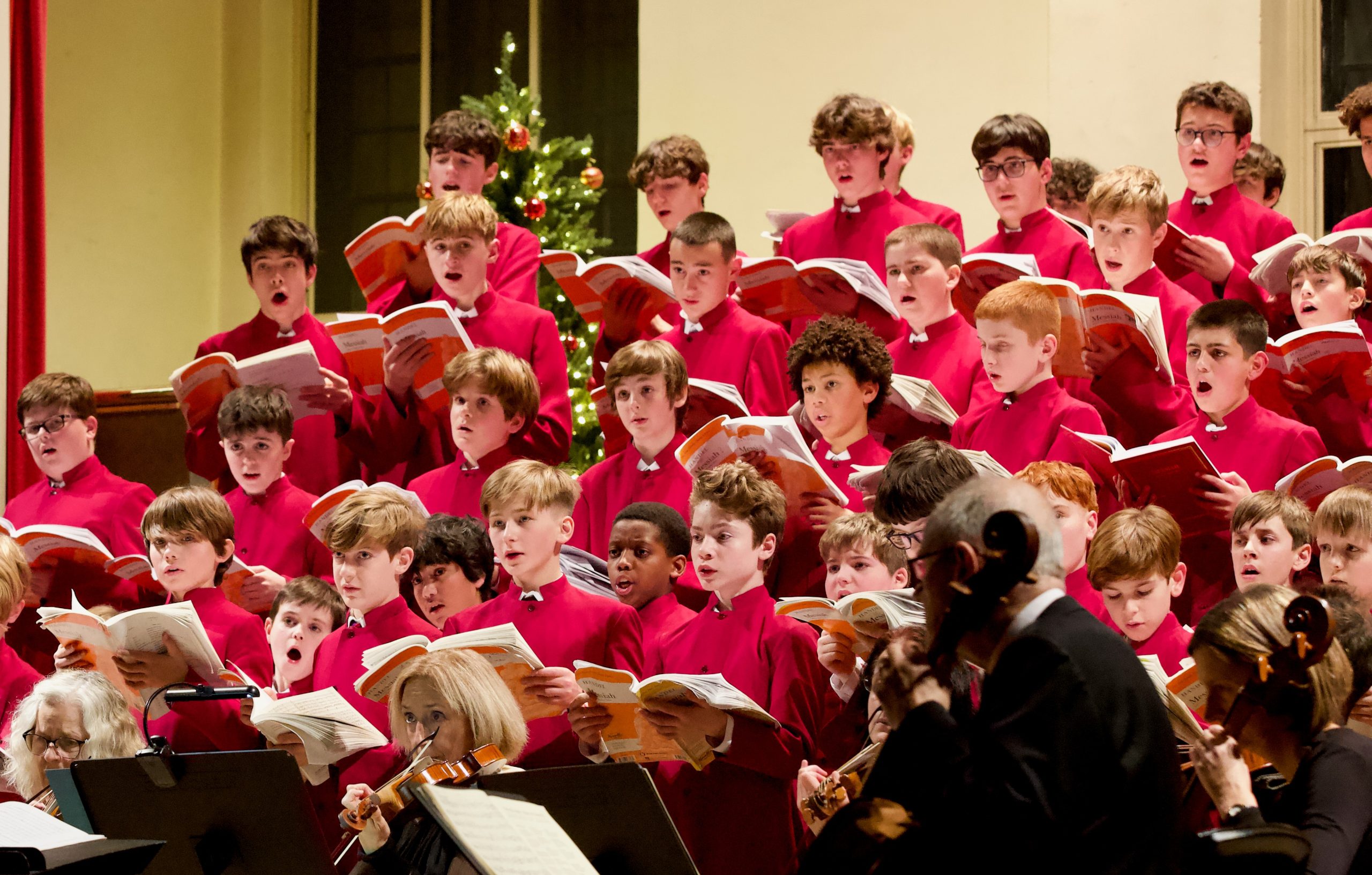 Simona Mihai with the Vaughan Schola - Sinfonia Smith Square